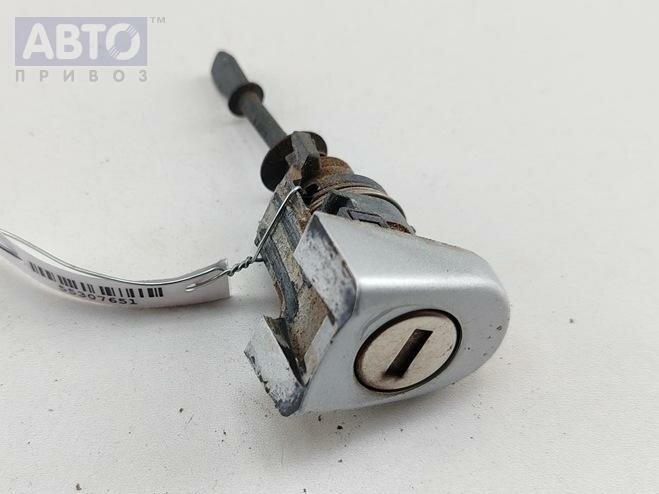 Личинка замка Volkswagen Caddy (2004-2010)