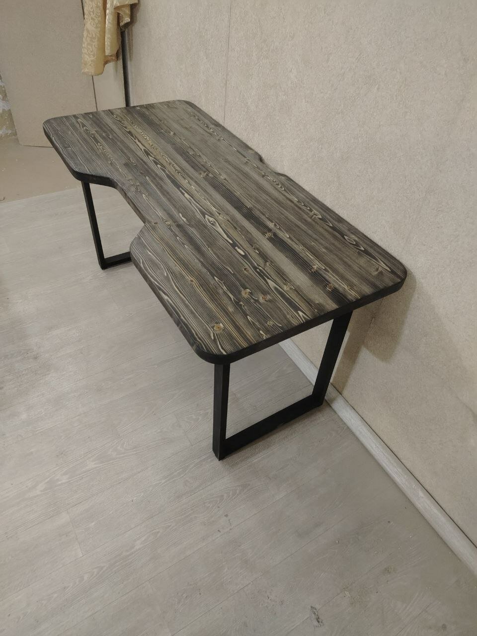 Компьютерный письменный стол из массива сосны в стиле лофт 70х150, черный