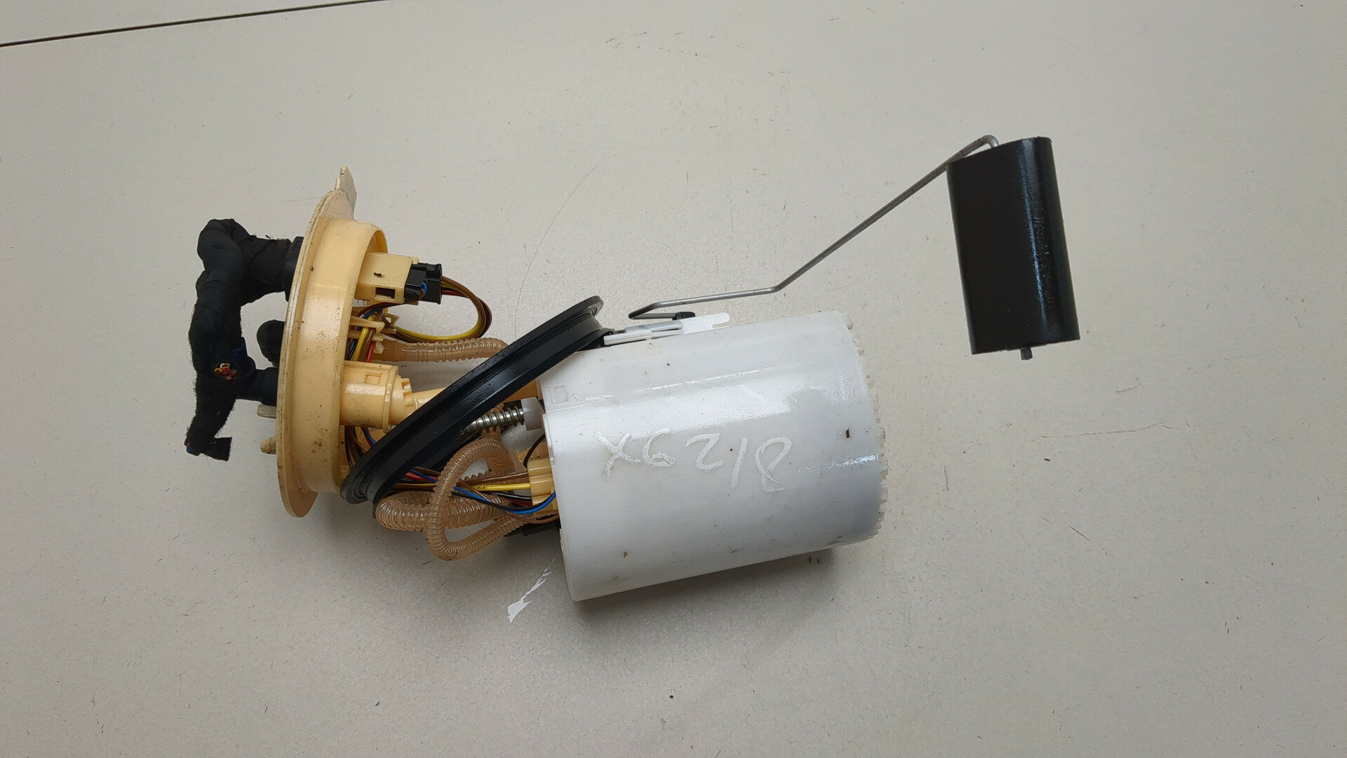 Насос топливный электрический Skoda Octavia (A7) Б/У