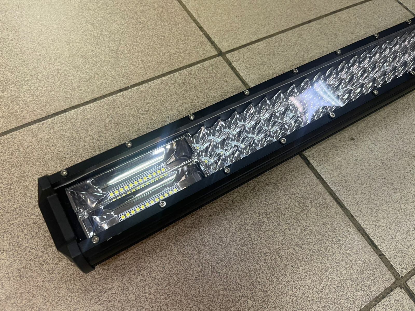 Фара рабочего света балка. 468W (факт 60ватт) COMBO 12-60 вольт.88CM