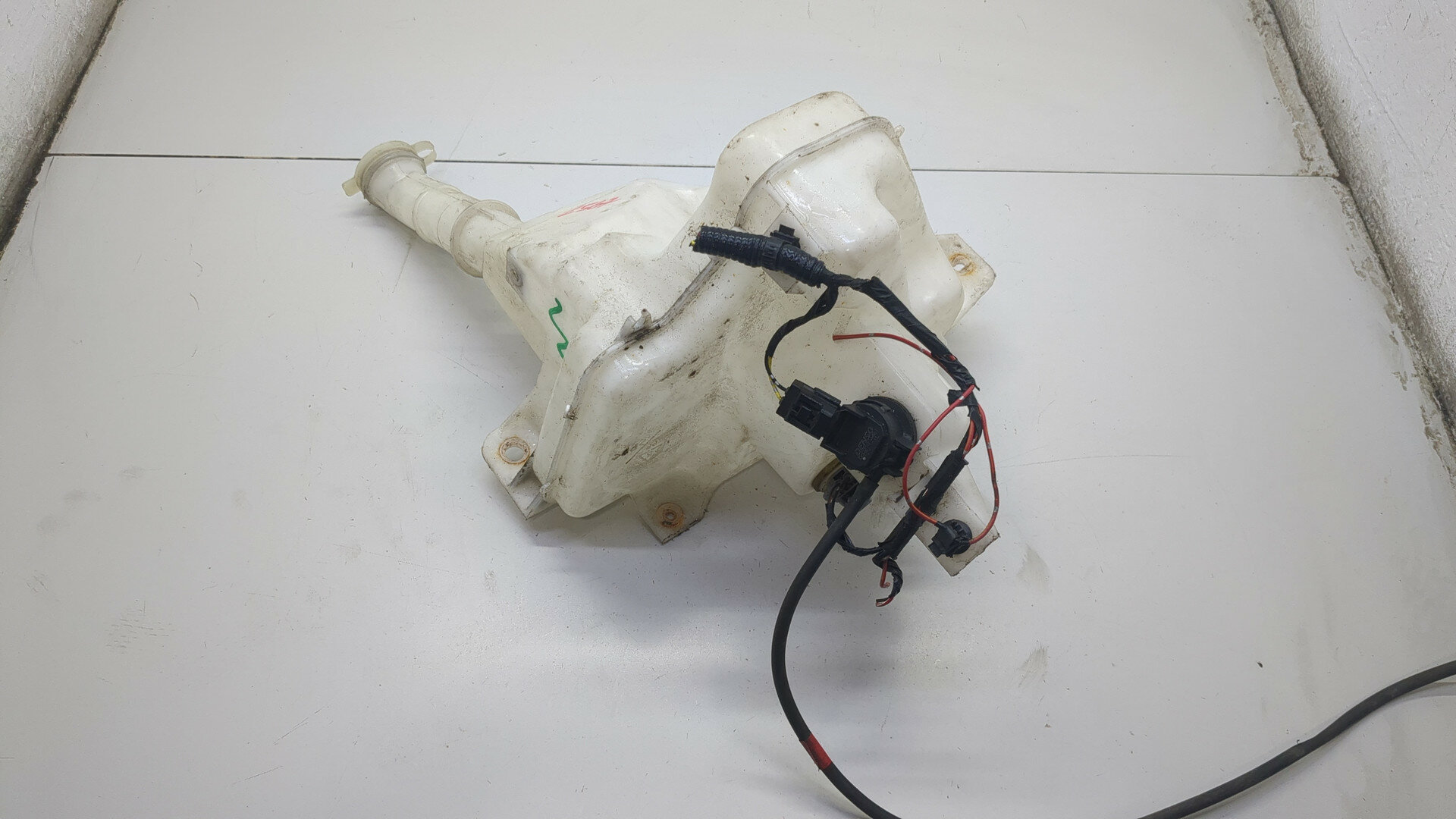 Бачок омывателя Mazda 6 USA Б/У