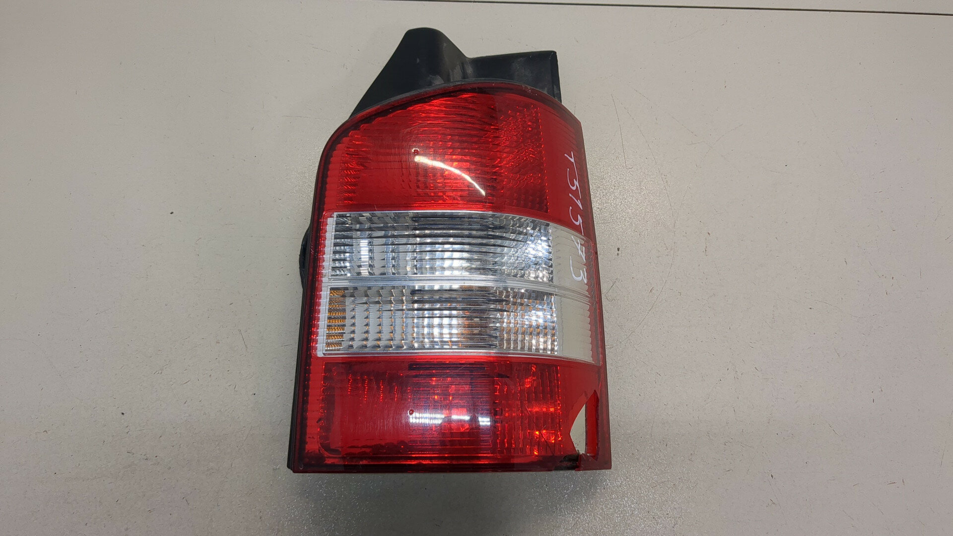 Фонарь (задний) правый Volkswagen Transporter 5 Б/У
