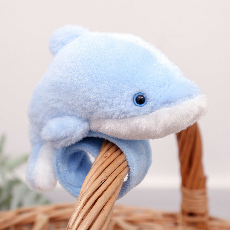 Плюшевая фигурка медведь полярный с ручкой из коротковорсистой ткани для дней рождения дельфин