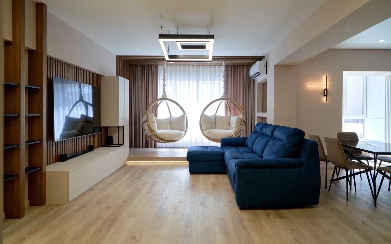 Подвесное кресло из натурального дерева Deep Lounge. Подушки в комплекте, круглое подвесное кресло кокон, качель для взрослых, нагрузка до 250кг — фото 1