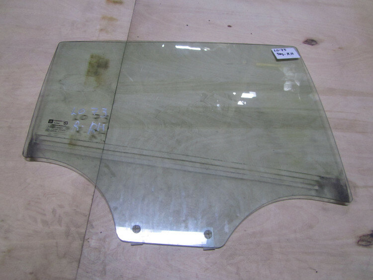Стекло двери Шевроле Спарк М300 задней правой 96690109, 96690111 Ravon R2 - 64x47
