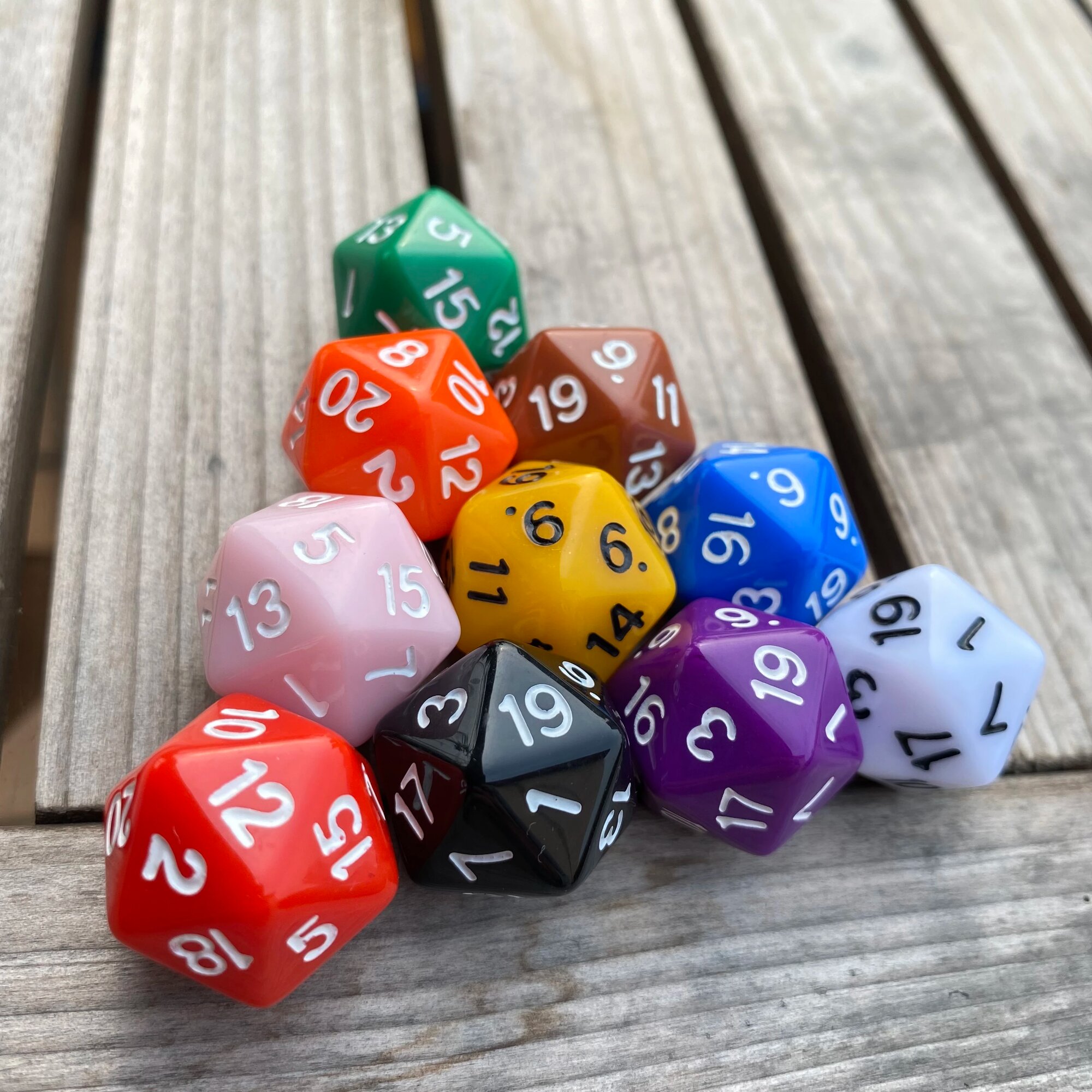 Комплект из 10 акриловых костей D20, многоцветный