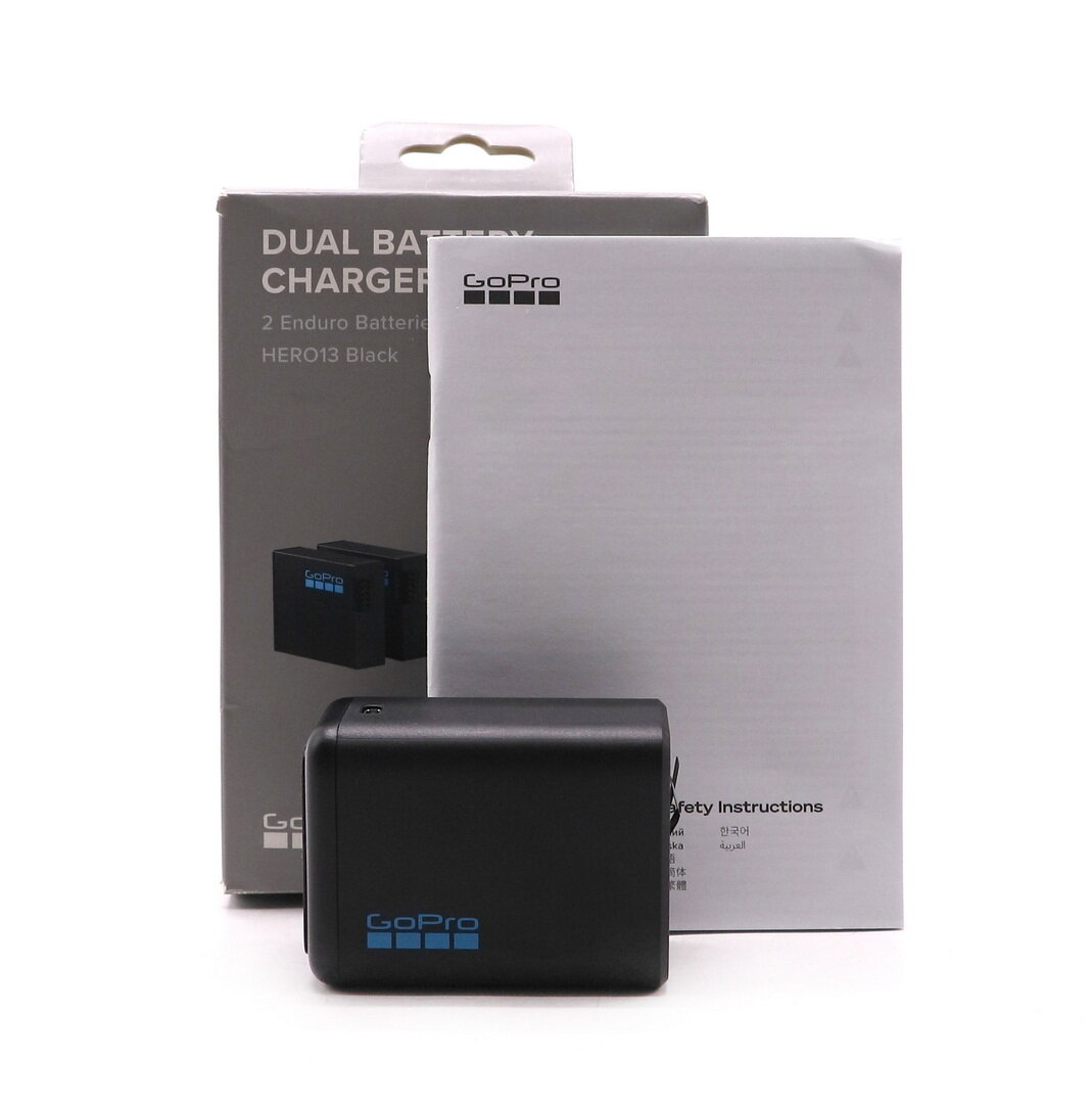 Зарядное устройство GoPro Dual Battery Charger в упаковке