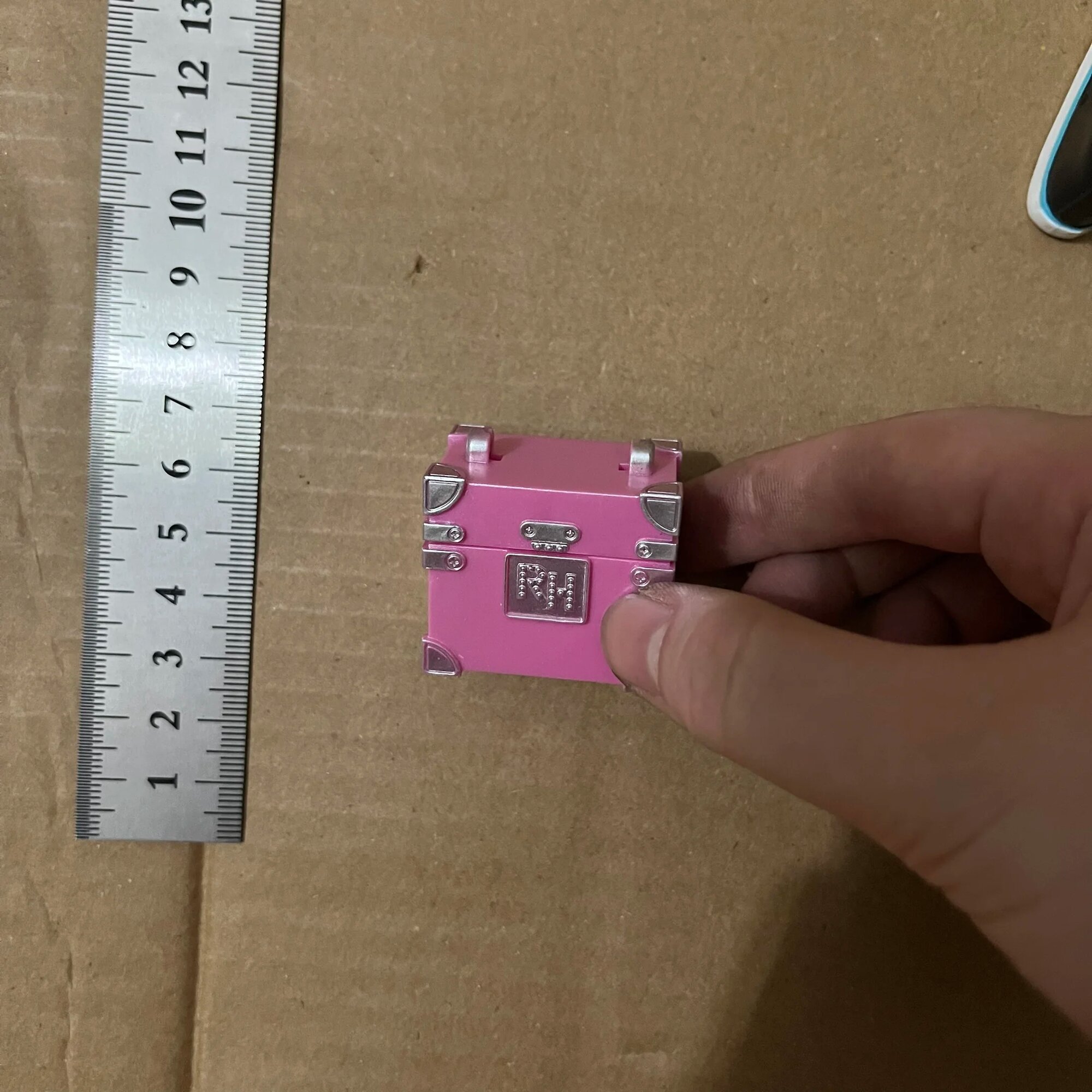 Радужная кукла Shadow High Розовый, O-With Scratch Stain