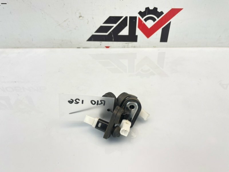 Б/У концевик двери Kia Rio 2018 FB G4FG nцена за 1 шт, в наличии 4 шт 65719 Hyundai-KIA арт. 935602V000