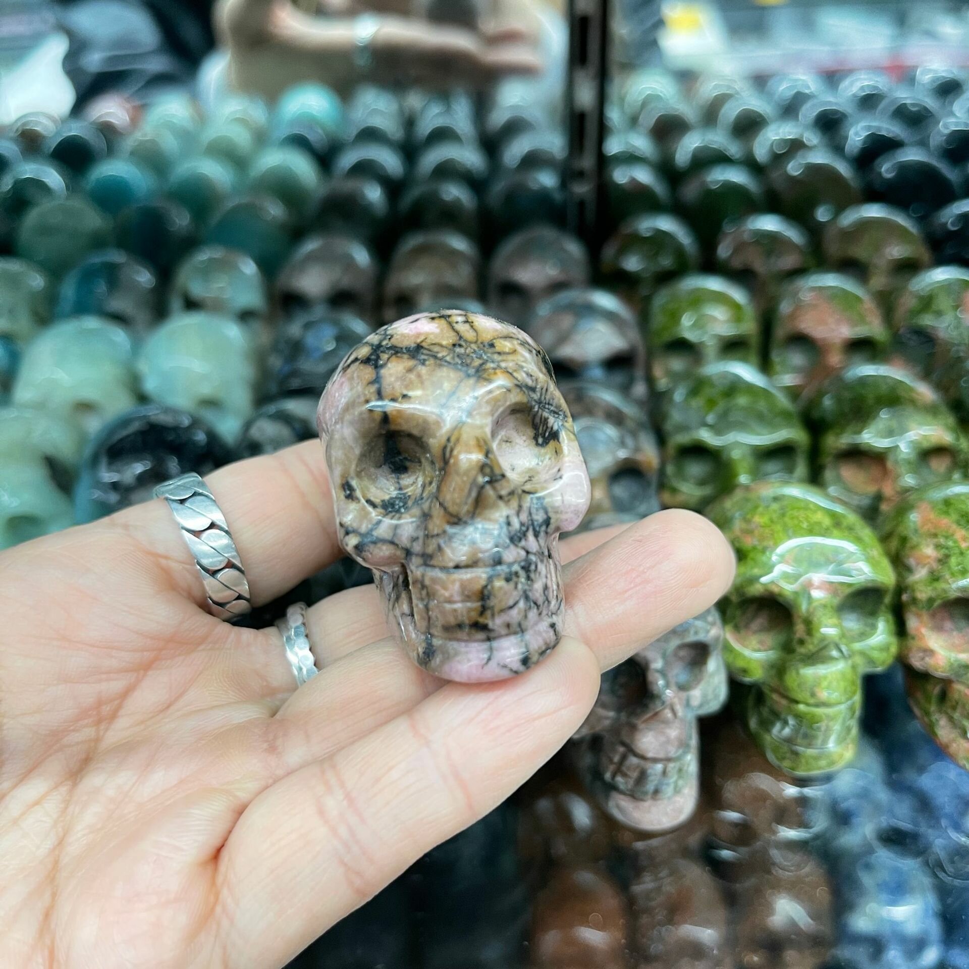 2inch Нефритовый Резной Череп Натуральный Необработанный Камень Полированный Призрачный Голова Хэллоуинское Украшение Кристальный Череп Орнамент