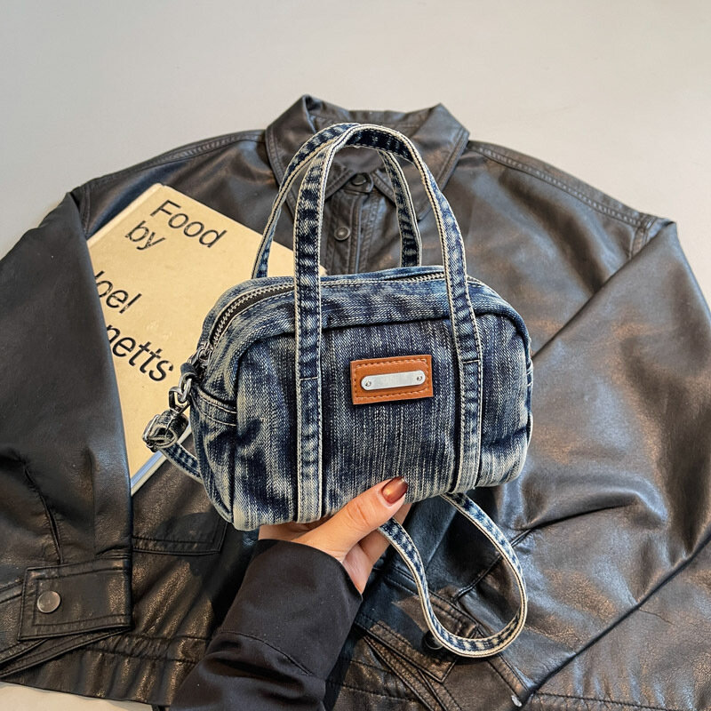 Стираная джинсовая маленькая сумка для женщин 2025 года, новая мода, простая сумка-подушка, текстурированная сумка через плечо