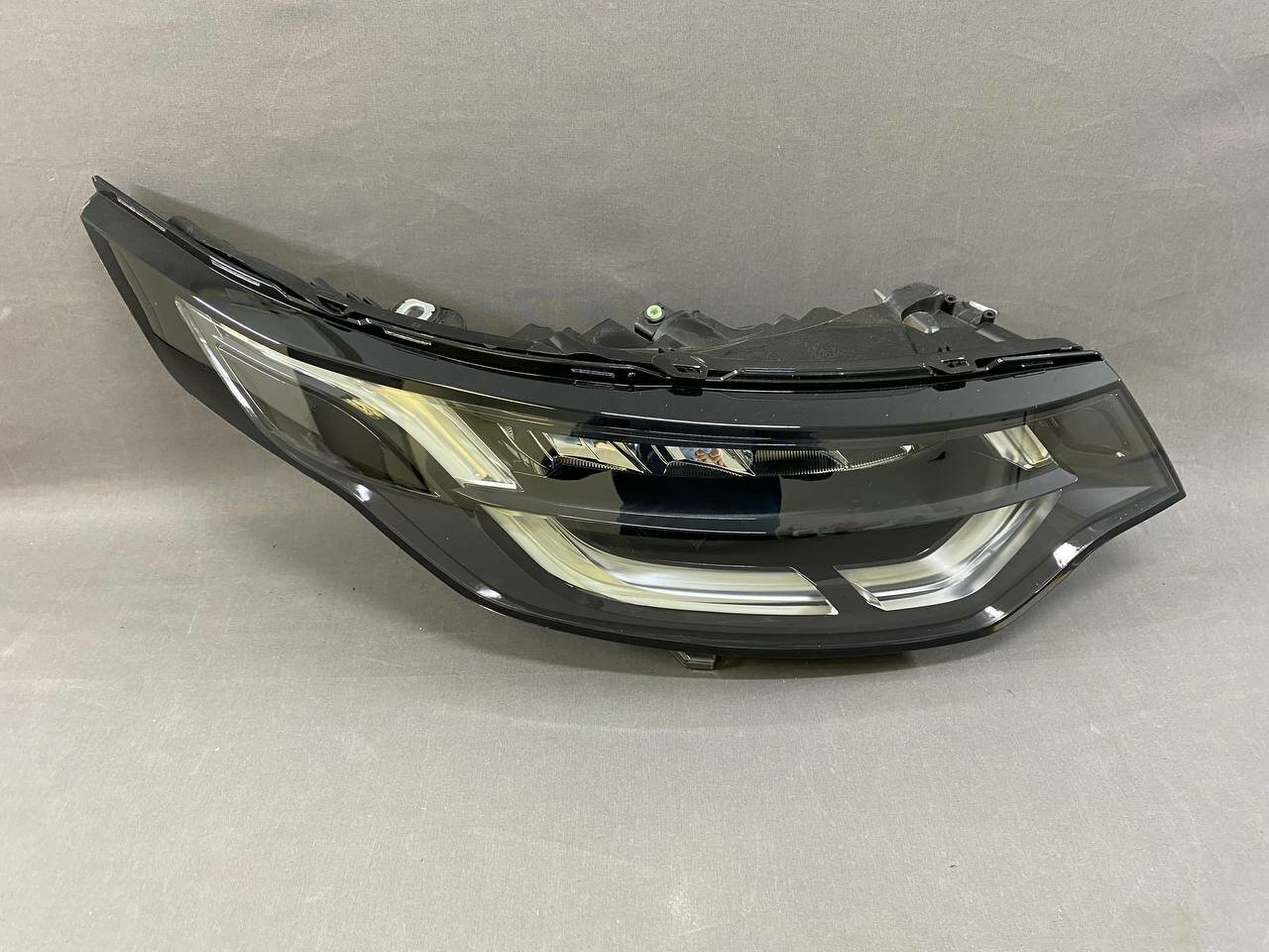 Фара левая Discovery LR5020L