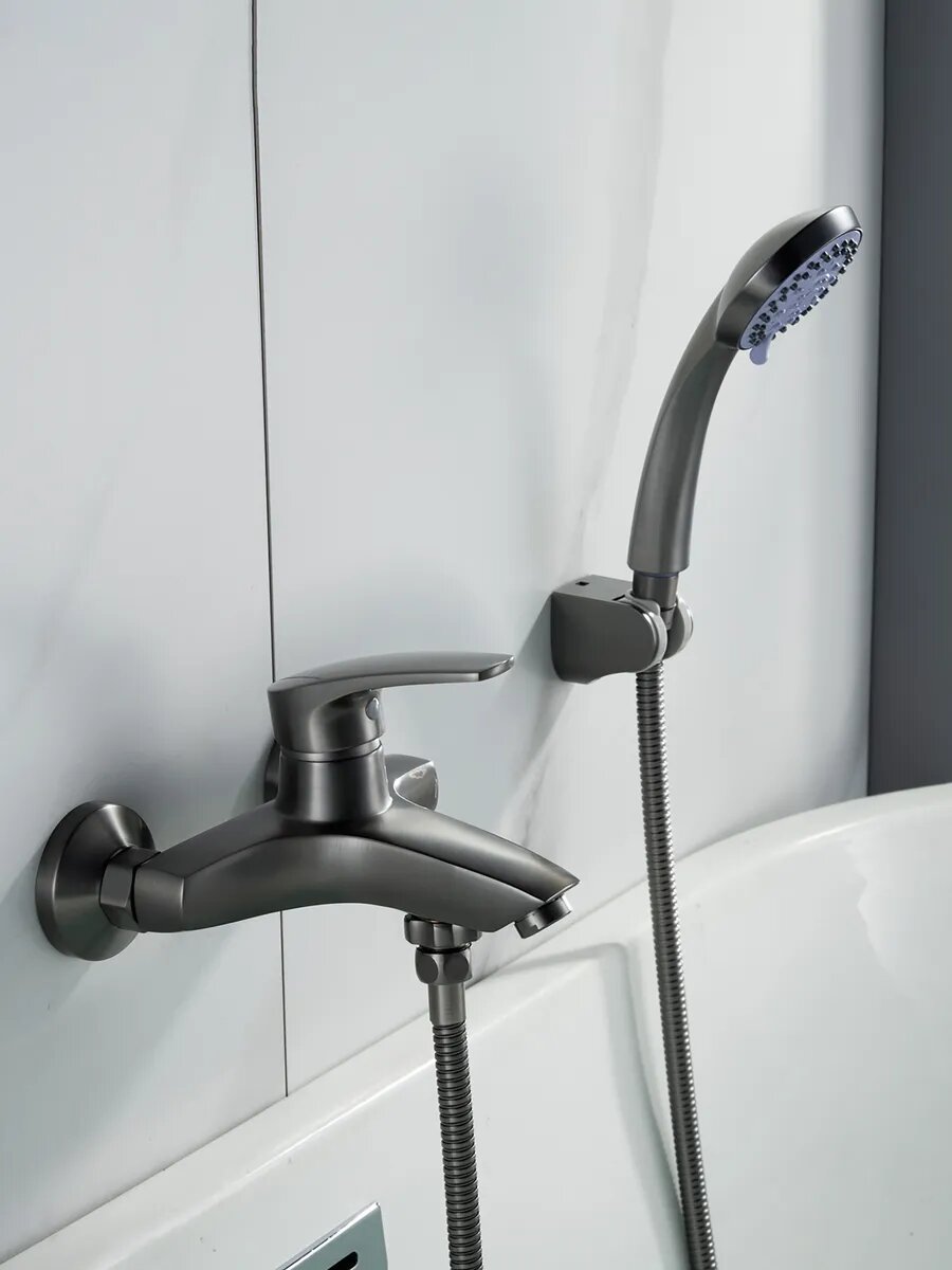 Смеситель для ванны с коротким изливом и душем Shevanik S5002T