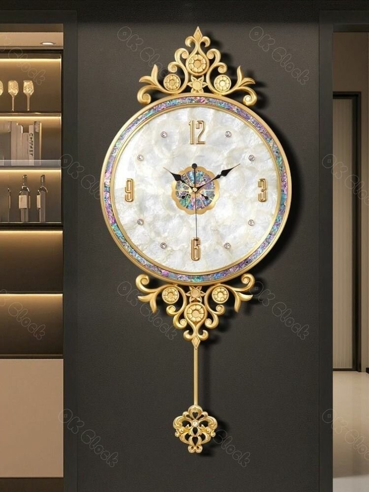 Настенные часы из морских ракушек