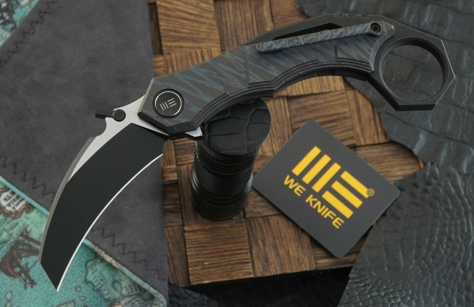 Складной нож We Knife Tayra, сталь M390, BW, рукоять титан/tiger stripe