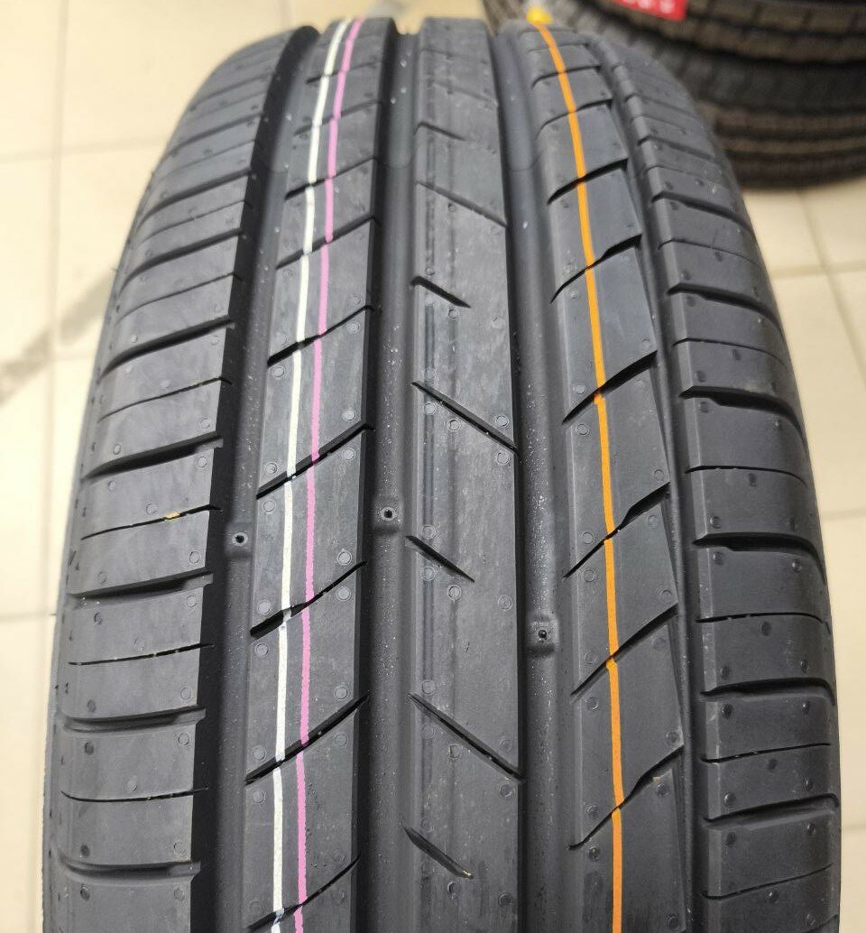 R-16 195/45 Kumho Ecsta HS52 84V XL