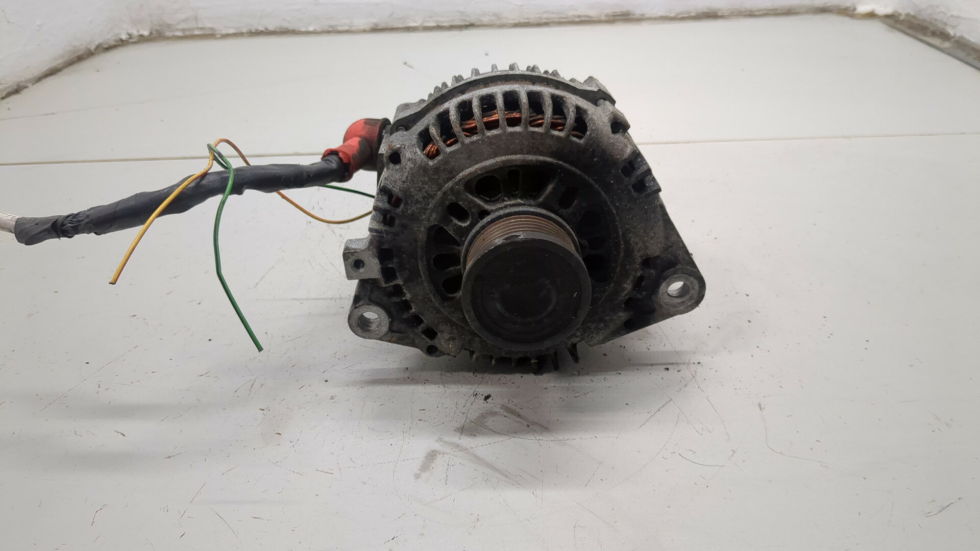 Генератор Nissan X-Trail (T30) Б/У