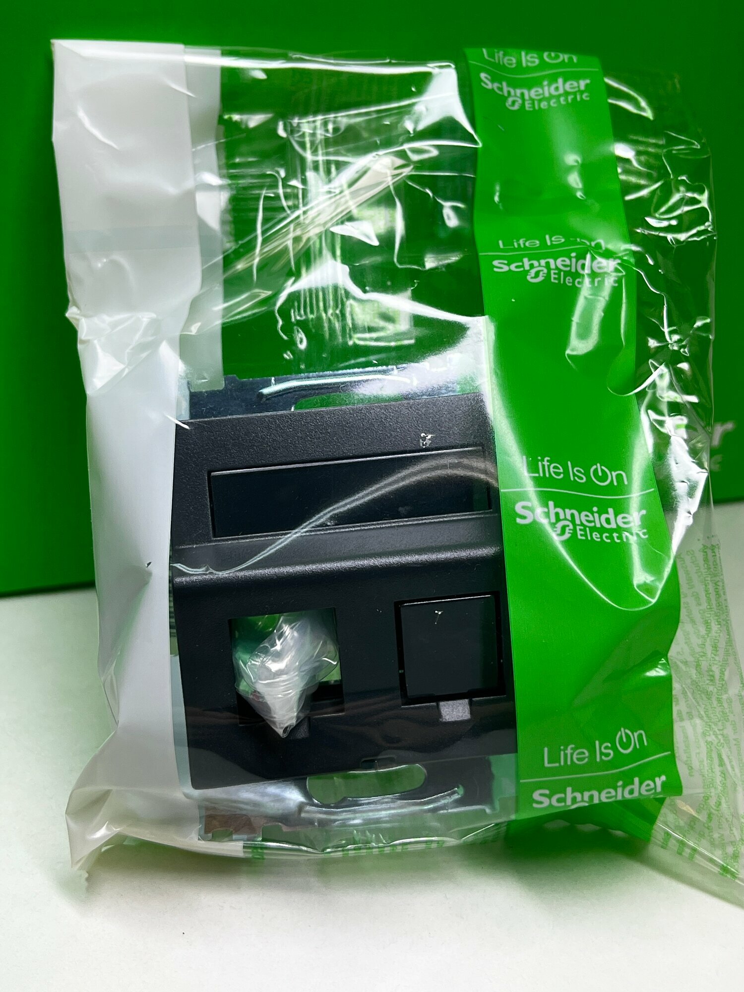 Schneider Electric MTN4568-0414 MERTEN плата наклонная д/Keystone RJ45 2 поста, антрацит, SM