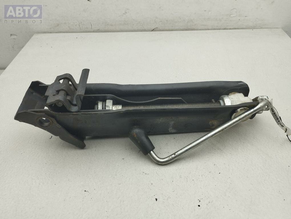 Домкрат Volkswagen Golf-3