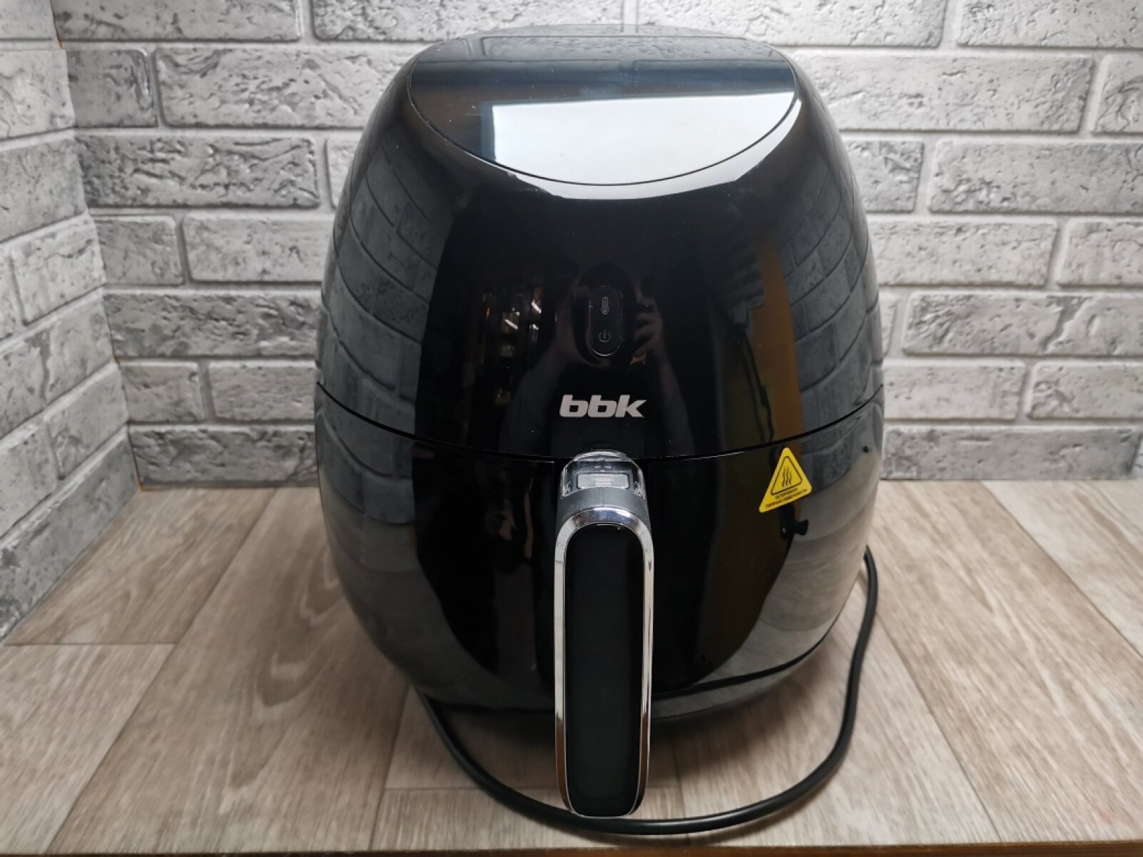 Аэрогриль BBK AF505D черный