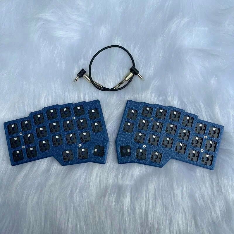 Клавиатура CORNE V4.1 Low Profile Split Проводная С Матрицей 3x5 Одноканальная С Горячим Заменой Клавиш Hot-Swap С Поддержкой RGB-подсветки А Также Прошивками QMK И VIAL