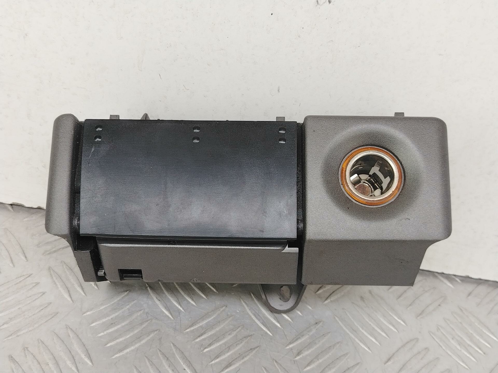 Пепельница Opel Zafira A рест. F75 2004 090589659