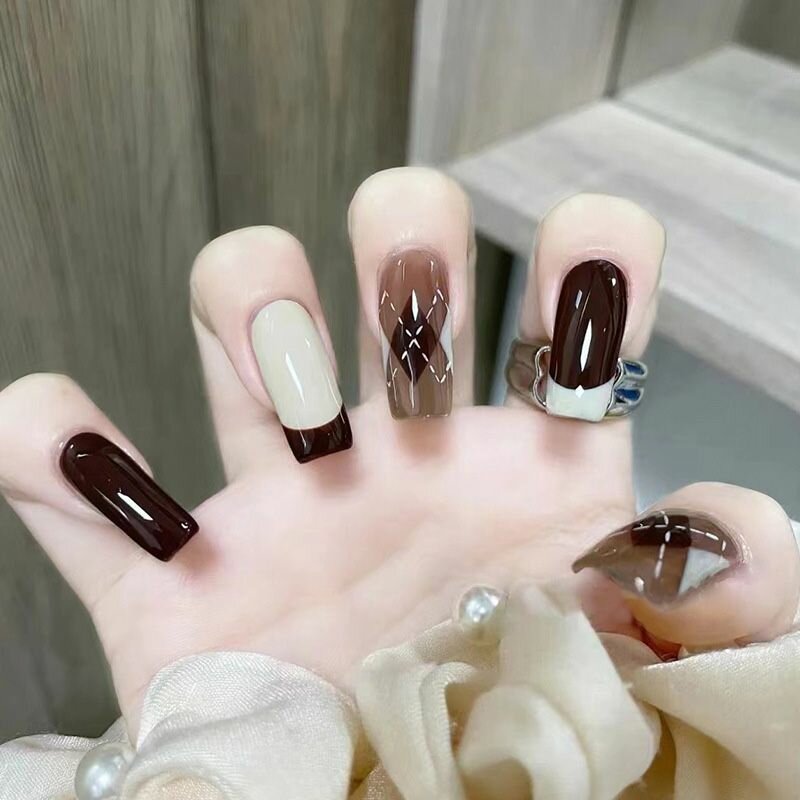 Накладные ногти с дизайном ( 24 типсы + клей )