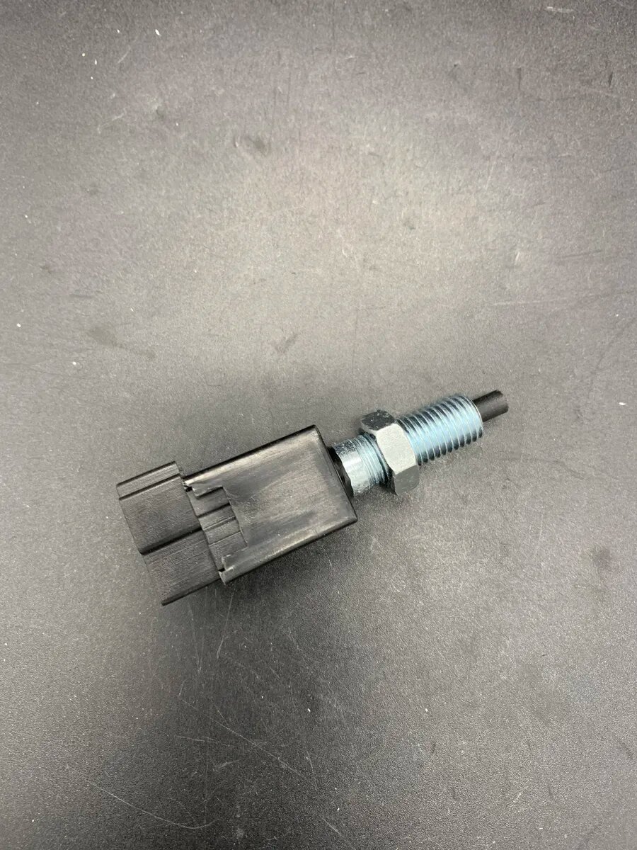 Концевик педали тормоза Новое Stellox