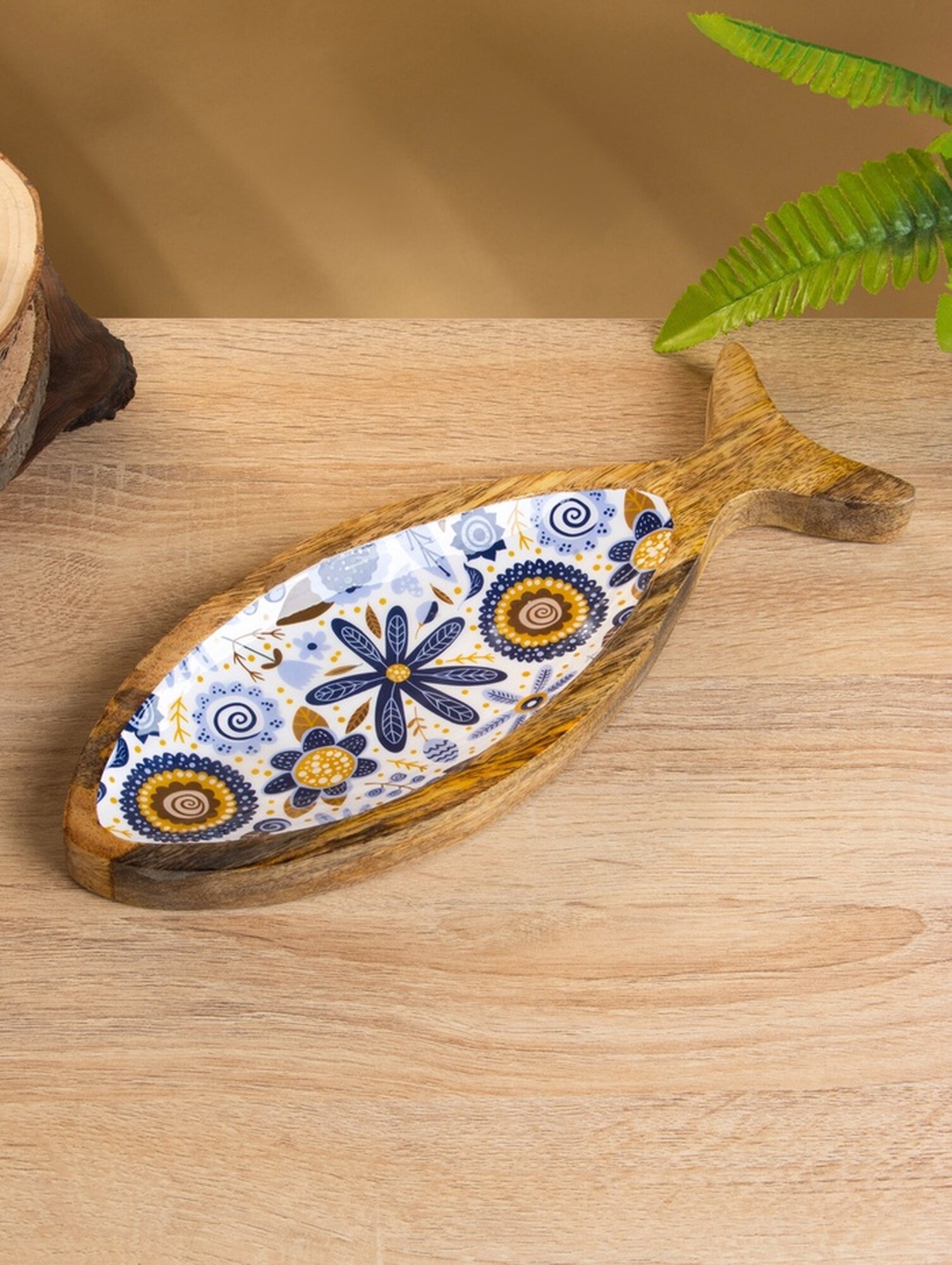 Блюдо Сима-ленд «Васильки», дерево манго, фигурное, 32 см × 11,5 см × 2 см