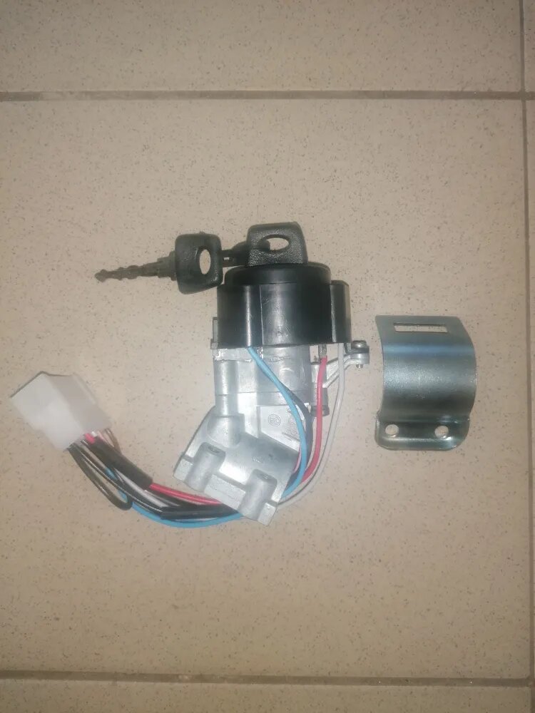 Замок зажигания Москвич-2141, ИЖ Ода ( 8 контактов)