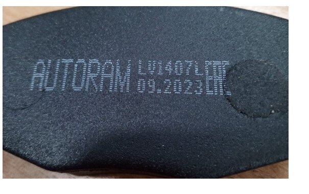 Колодки тормозные передние дисковые AUTORAM LV-1407L