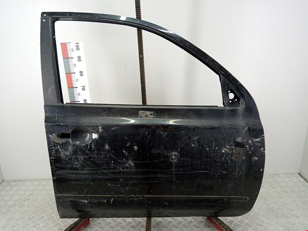 Дверь передняя правая Nissan Micra K12 80100AX130 арт. 2234115