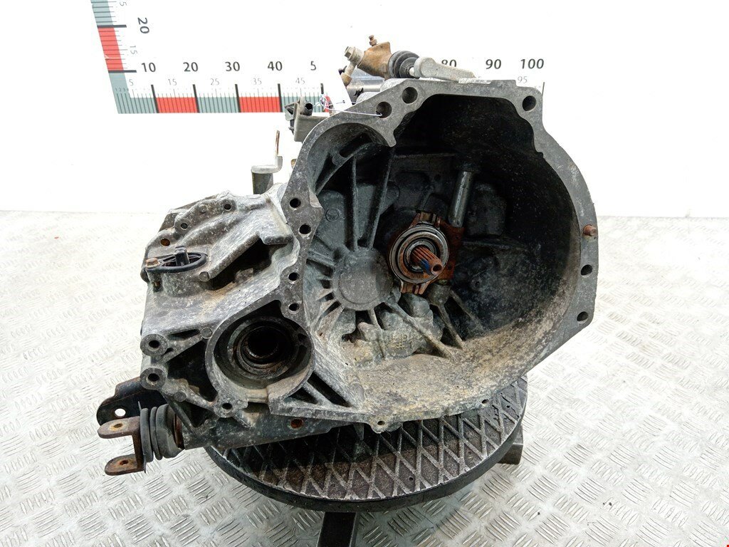 КПП 5ст (механическая коробка) Nissan Primera P12 6J00 арт. 2243001