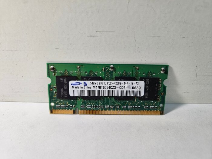 Оперативная память SO-DIMM DDR2 Samsung 512Mb 4200S 533 M470T6554CZ3-CD5