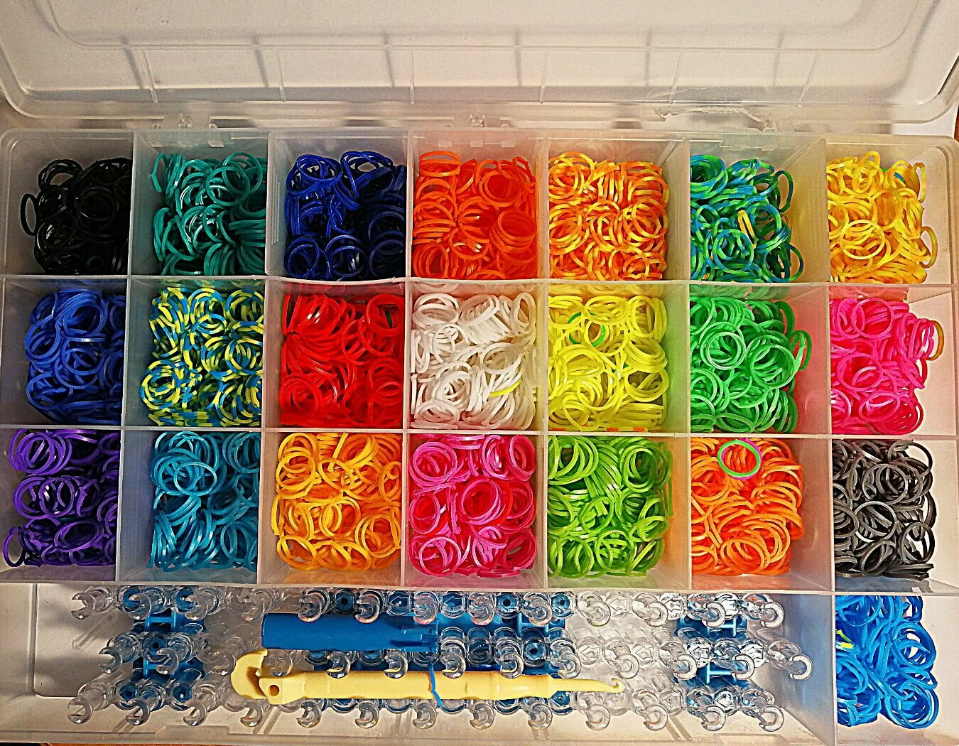 Набор для плетения браслетов из резиночек со станком и крючком, 22 цвета 3300 шт.