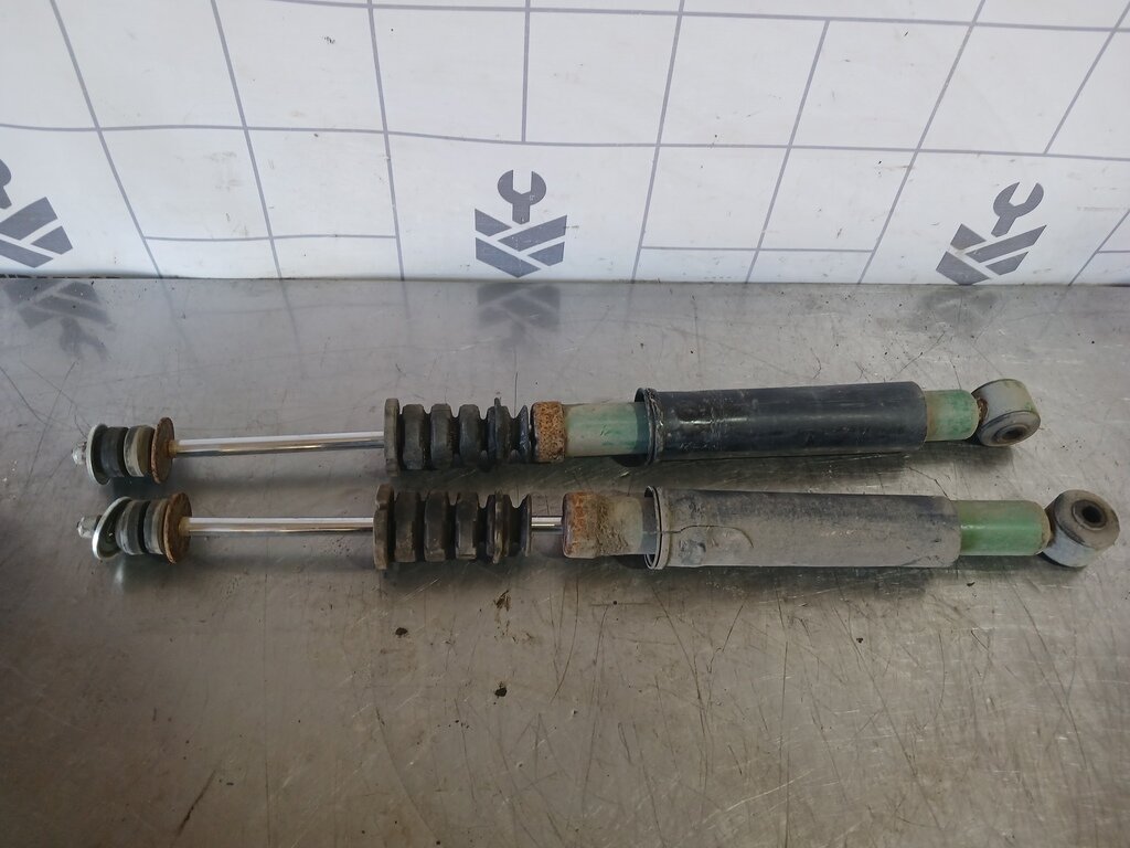 Амортизатор задний Renault Clio 2 Symbol 1998-2008