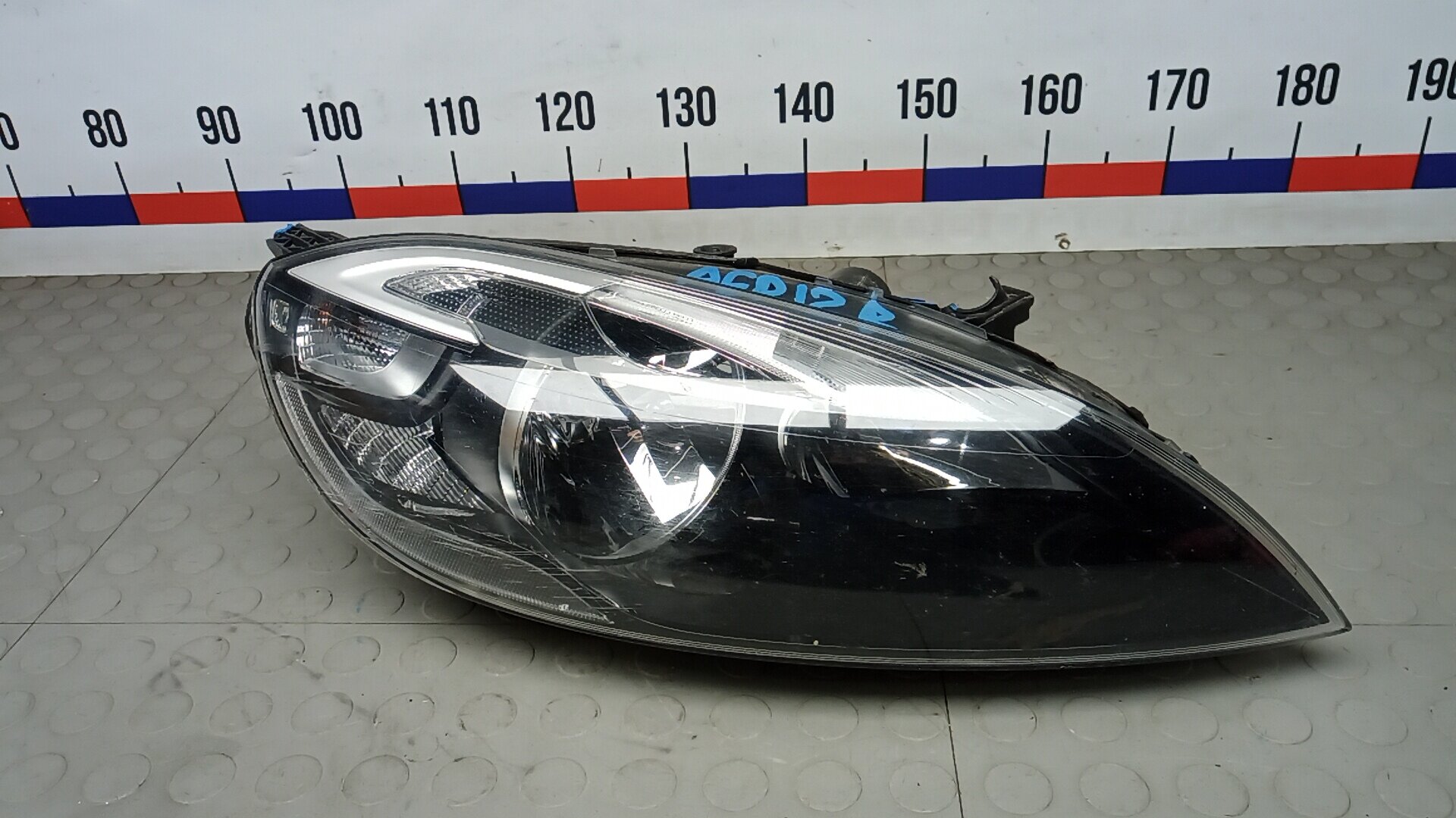 Фара правая VOLVO V40 3