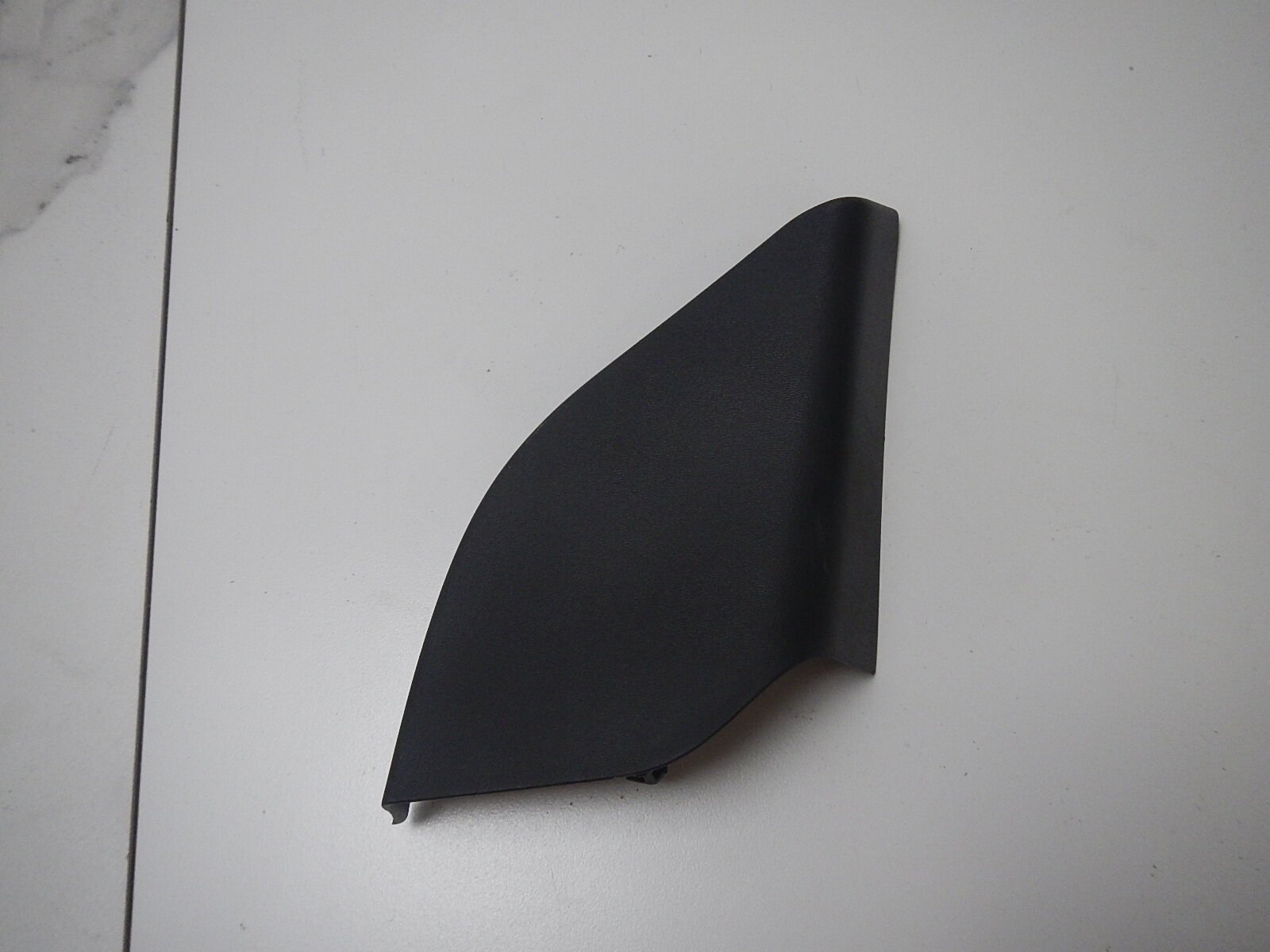 Б/У Уголок двери передней правой (внутренний), ВАЗ (VAZ)-LADA XRAY LADA XRAY (15-) Потертости. 617384 LADA арт. 802929281R