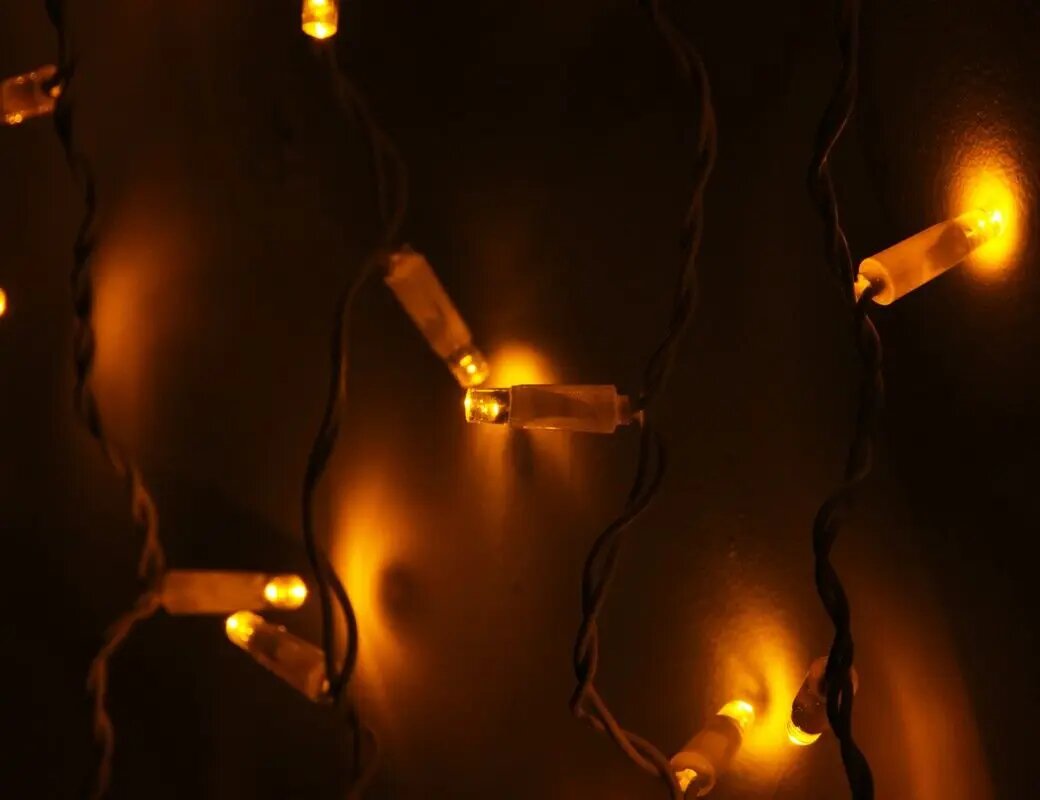 Гирлянда Дождь Rich Led Cap 2*1.5 м, 300 желтых LED ламп, мерцание, белый ПВХ, соединяемая, IP65, Rich LED