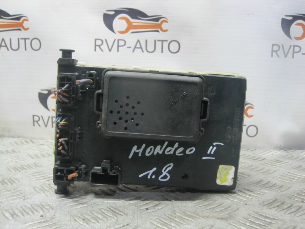 Блок предохранителей Ford Mondeo 2 1996-2000 93BG14K150AD