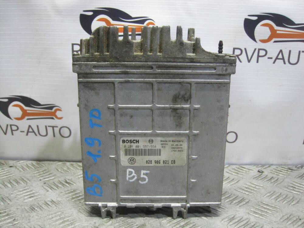 Блок управления двигателем VW Passat B5 1.9 TD 0281001557
