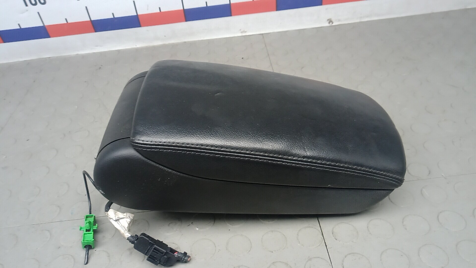 Подлокотник центральный AUDI A6 C6, Номер 4F0864245R, 4F0864209