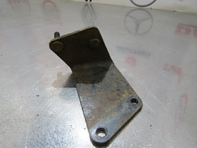 Кронштейн патрубка системы охлаждения Scania P, G, R