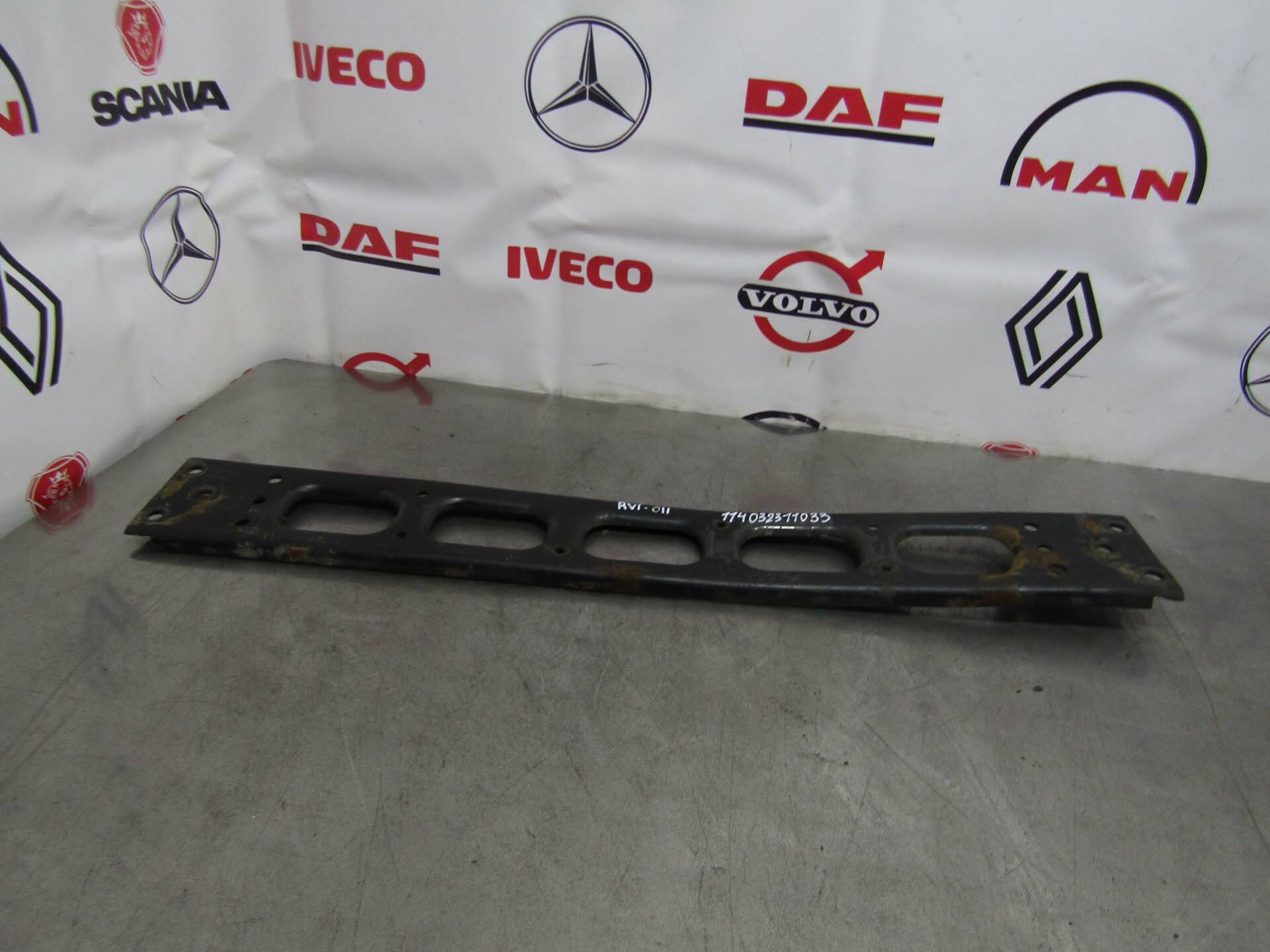 Поперечина рамы передняя Renault Premium