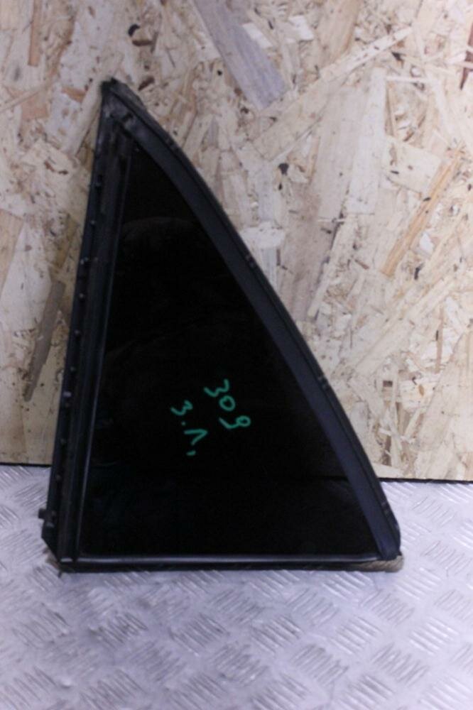 Стекло двери задней левой форточка TOYOTA Camry v40 6812433060