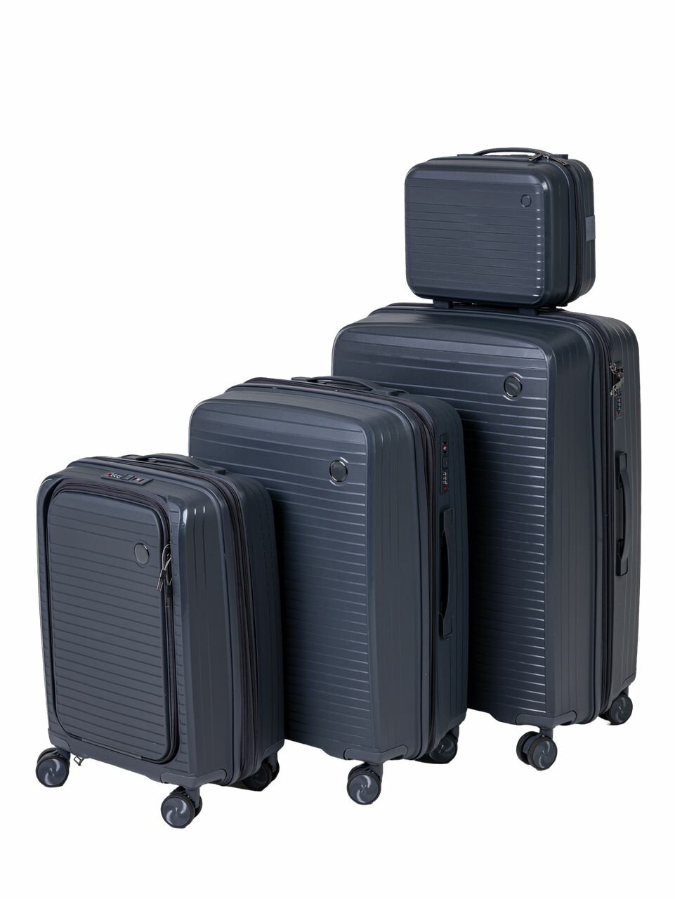 Комплект чемоданов 