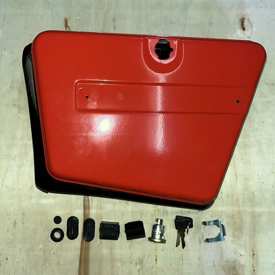 Бардачок Иж левый в сборе