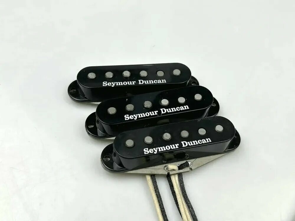 1 набор из 3-х гитарных сингловых звукоснимателей Alnico 5 с обратной обмоткой из медной проволоки
