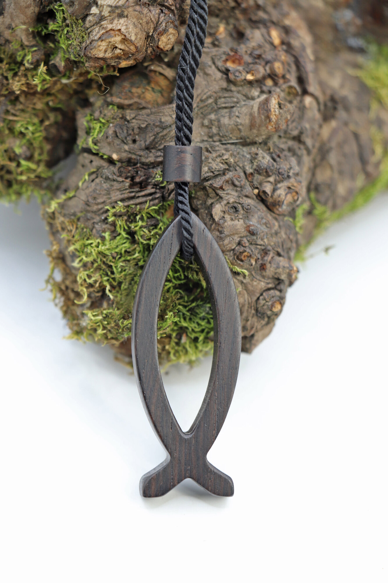 Рыба-кулон ихтис, натуральный черный гренадил