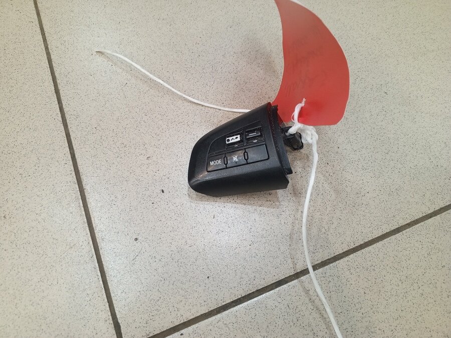 Многофункциональные кнопки для рулевого колеса от Mazda 3 BL 2009-2013